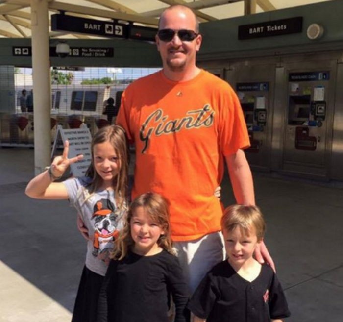 아빠는 감전 당한 딸을 구하기 위해 수영장에 뛰어들었다 - 인사이트