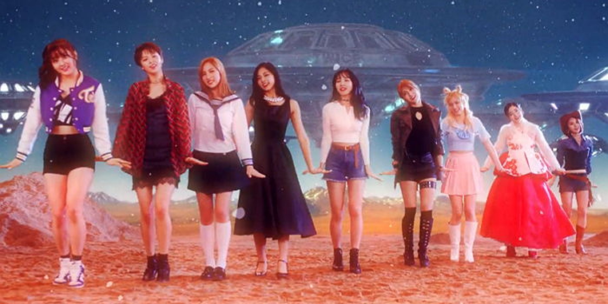 트와이스가 공개한 ‘CHEER UP’ 어벤져스 버전 (영상) - 인사이트