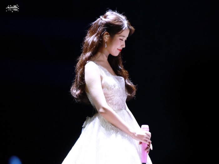 Netizens Are Raving Over IU‘s Stunning Look Like A Princesses
