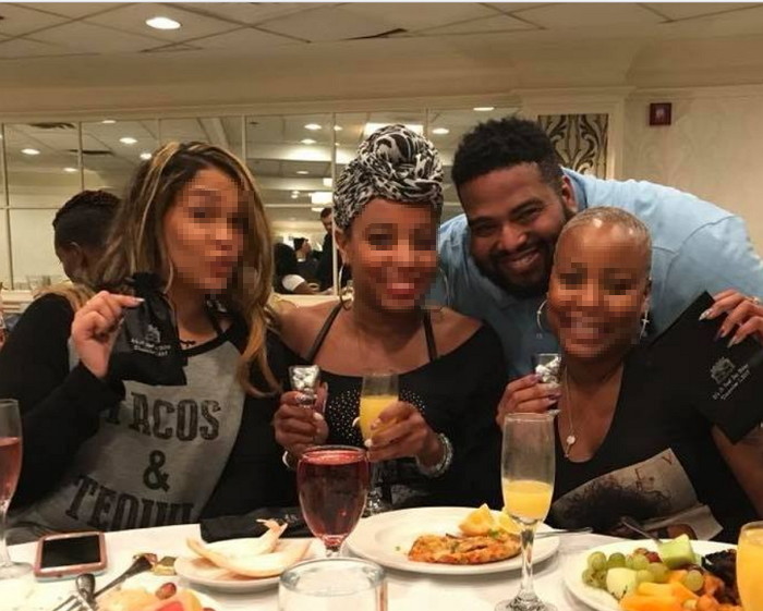 “흑인이 일등석을 왜 타냐” 인종차별 하는 백인 여성에게 ‘사이다’ 일침 날린 남성 - 인사이트