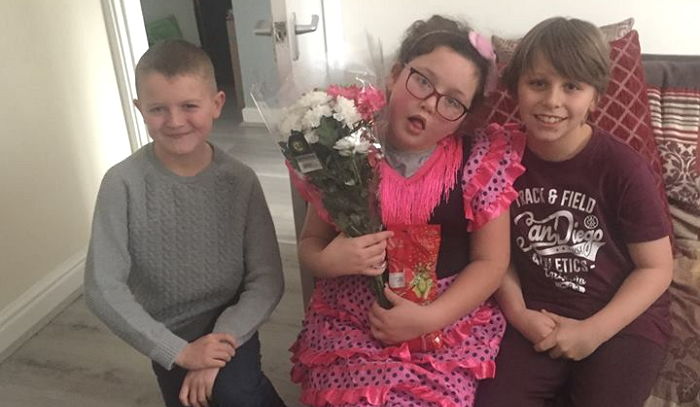 크리스마스만 기다리던 ‘자폐증’ 소녀가 친구에게 받은 편지 “네가 싫어” - 인사이트