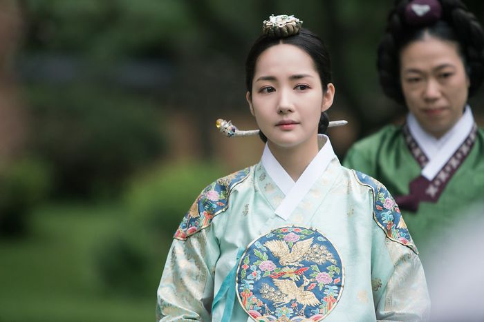 5 Seleb Korea yang Paling ‘Stunning’ Ketika Menggunakan Kostum Kerajaan