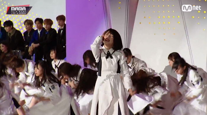 어제자 MAMA서 일본 걸그룹의 ‘격한 퍼포먼스’를 본 누리꾼들의 반응 - 인사이트