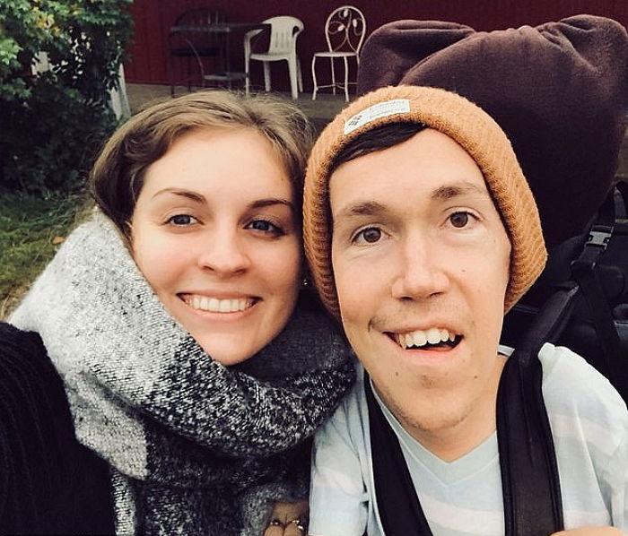 세상 편견 없애려 장애인 남친과 달달 ‘러브 스토리’ 유튜브로 공개하는 여친 - 인사이트