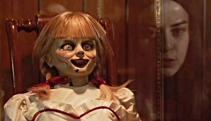 극장에서 ‘애나벨 3’ 관람한 남성이 상영 직후 ‘사망’한 채 발견됐다 - 인사이트