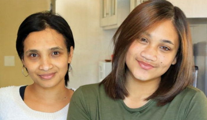 “절친이 나랑 똑같이 생겼다”며 딸이 들고 온 사진을 본 엄마는 갑자기 눈물을 터뜨렸다 - 인사이트