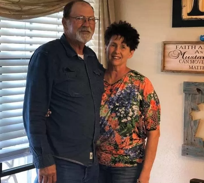 출근하는 남편과 점심 같이 먹고 싶은 아내가 싸 준 ‘한입 먹은 샌드위치’ - 인사이트