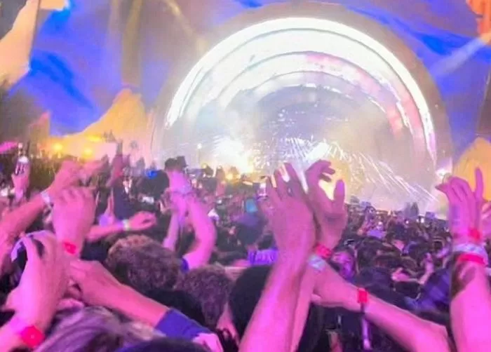 8명 압사 당한 트래비스 스콧 콘서트서 사람 죽었다는 관객 애원에도 공연 진행한 스태프 (영상) - 인사이트