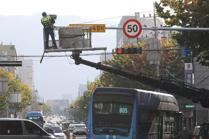 尹 정부, 약속대로 ‘제한속도 50km/h’ 구간 속도 올려...OOO곳 더 한다 - 인사이트